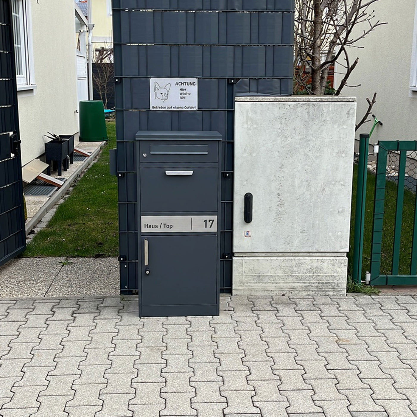 AlbersDesign Stand-Paketbox PB1 anthrazit (RAL7016) personalisiert mit ...